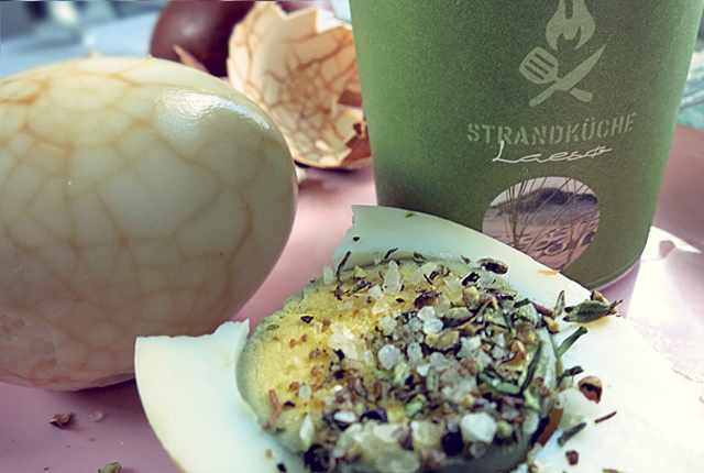 Chinesische Tee-Eier – Marmorierte Ostereier, natürlich gefärbt – DIE ...